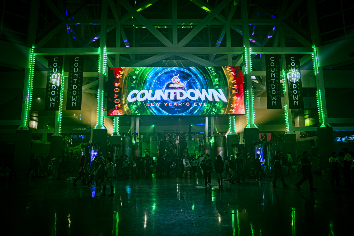 Countdown NYE 2025 at the LA Convention Center Was a Full-On Midnight ...